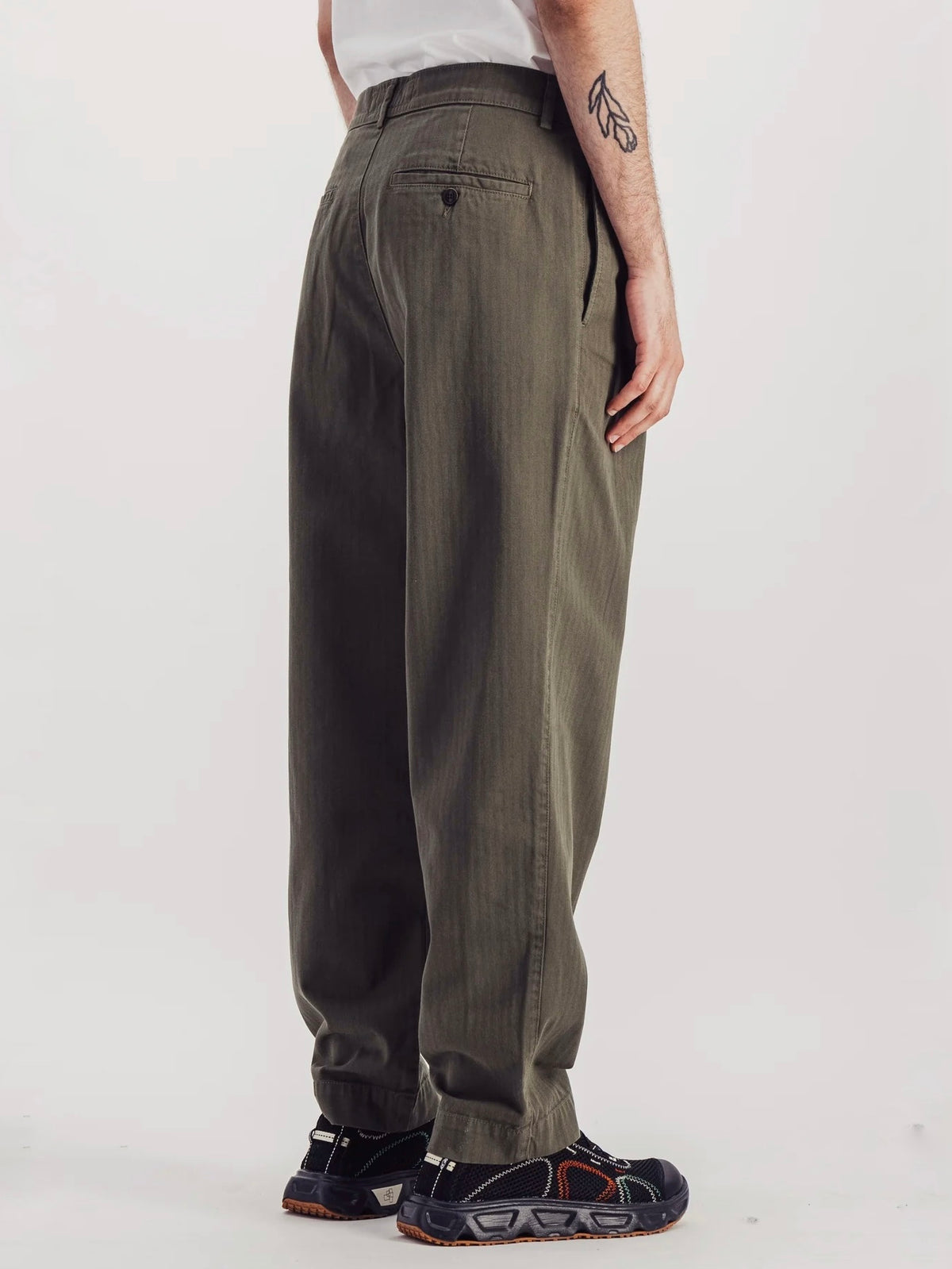 Parages Double Pleat Pants in Olive Herringbone – Array Store London